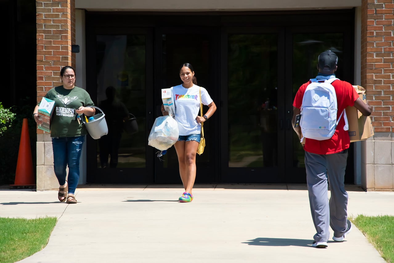 Warhawk Weekly 8-9: Civic Identity; New Student Convocation - AUM