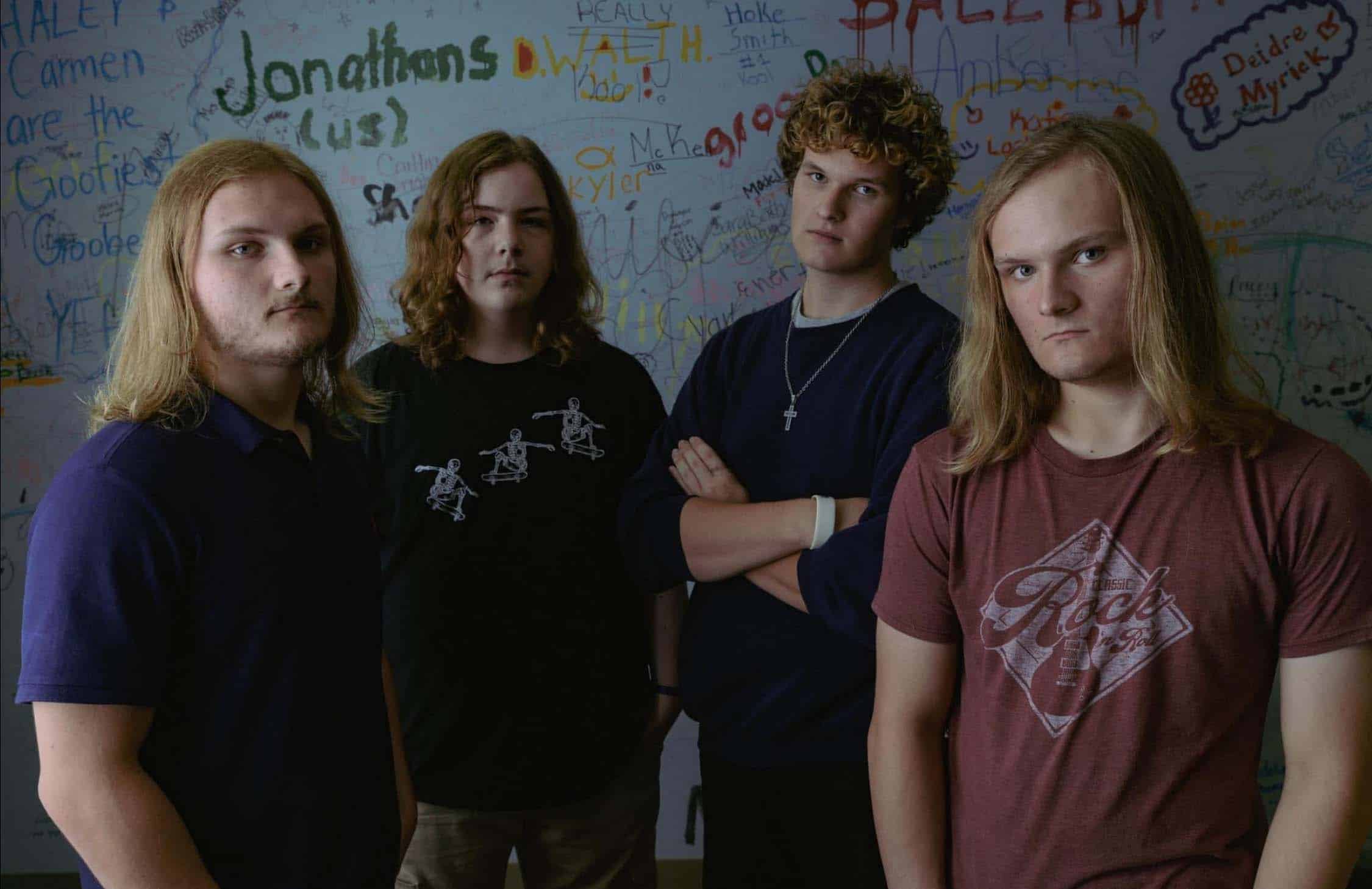 Linna twins become signed music artists their first year at AUM - AUM