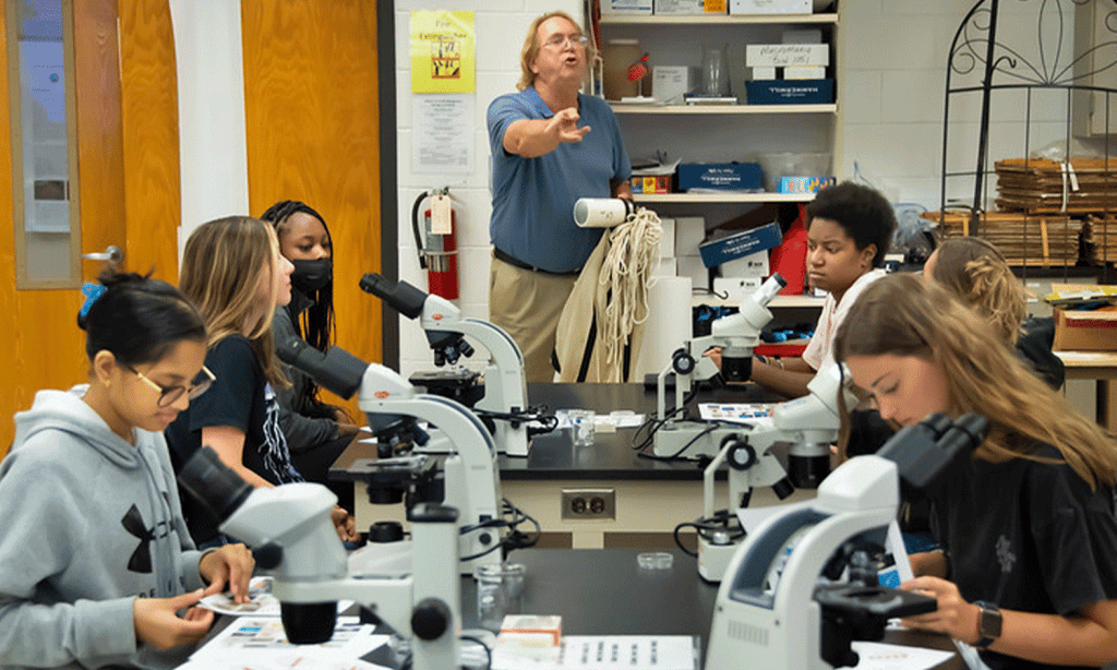 Biology and Environmental Science Programs - College of Sciences